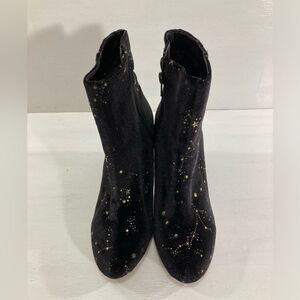 Urban Outfitters | Shoes | Urban Outfitters Margot Velvet Boots 6 ...